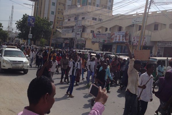 Protests in Mogadishu against impeachment of president - Entebbe News